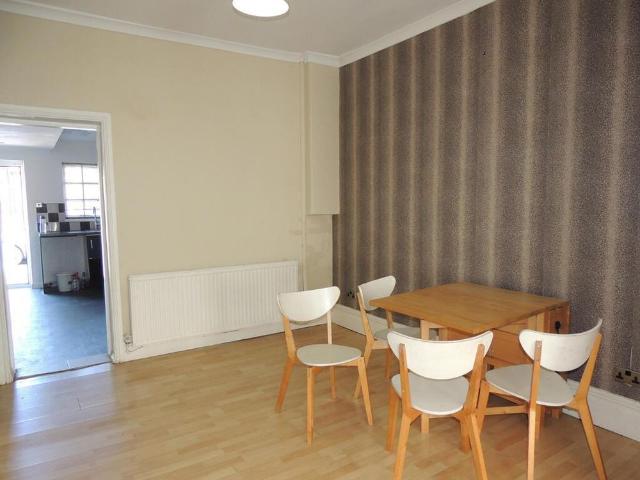 2 bedroom house to rent
