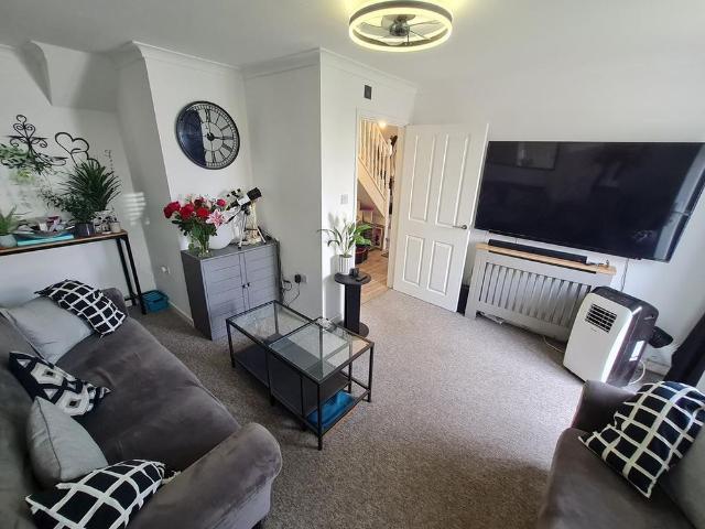 2 bedroom house to rent