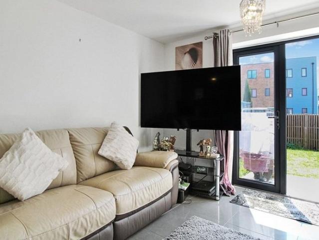 2 bedroom house to rent