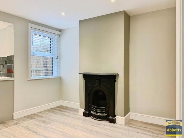 2 bedroom house to rent
