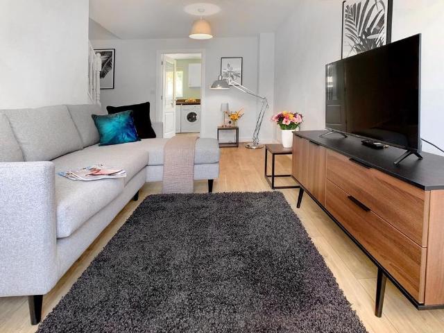 2 bedroom house to rent