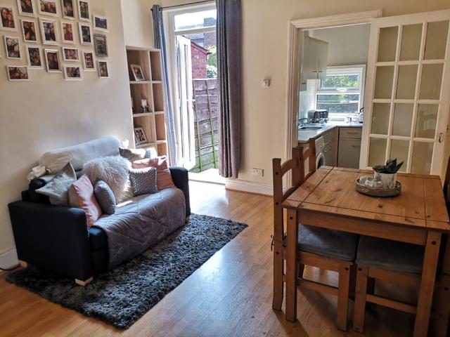 2 bedroom house to rent