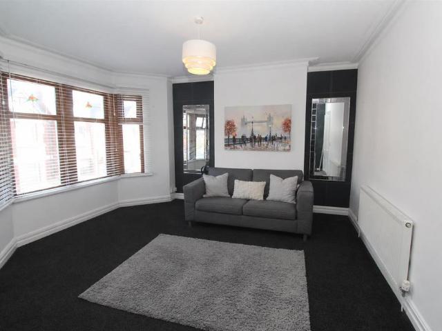 2 bedroom flat to rent