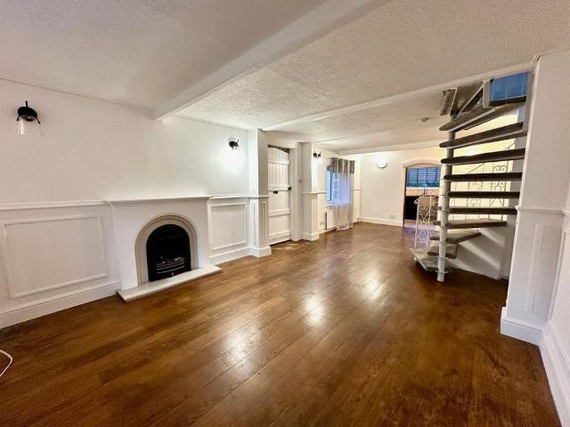 2 bedroom house to rent