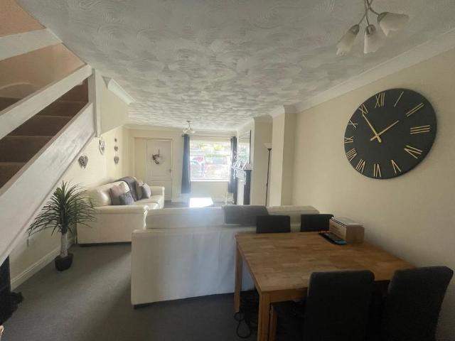 2 bedroom house to rent