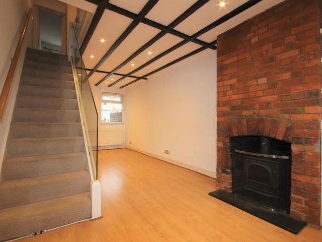 2 bedroom house to rent