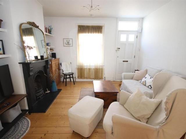 2 bedroom house to rent
