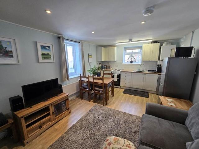 2 bedroom house to rent