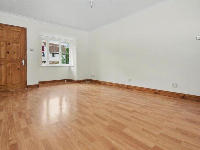 2 bedroom house to rent