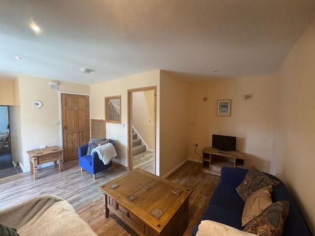 2 bedroom house to rent