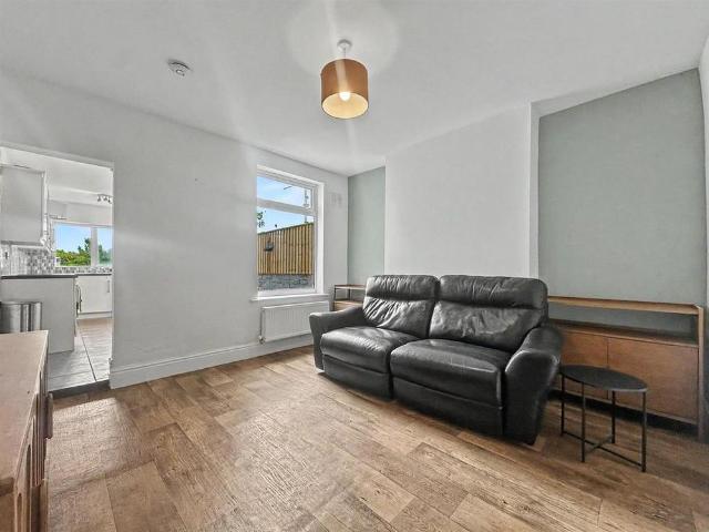 2 bedroom house to rent