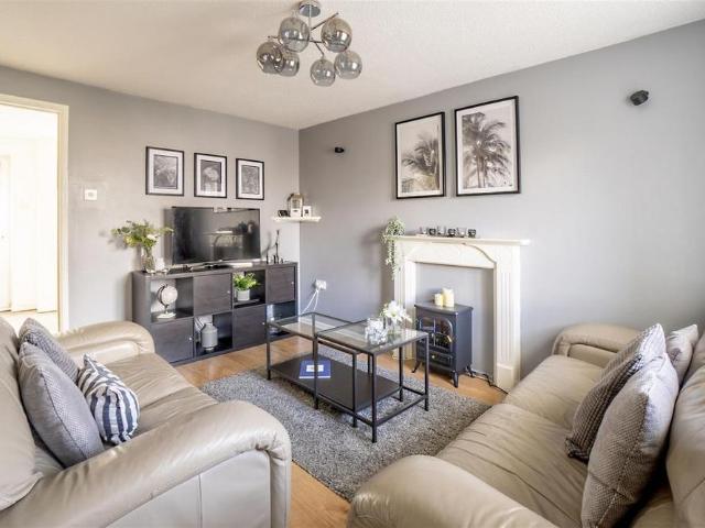 2 bedroom house to rent