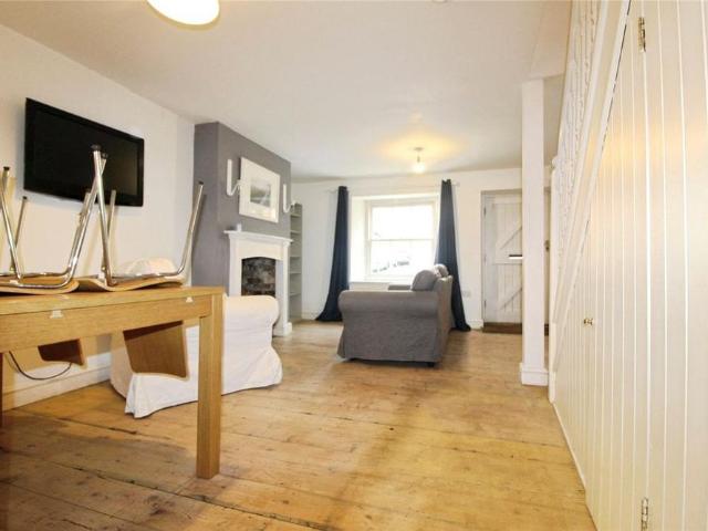 2 bedroom house to rent