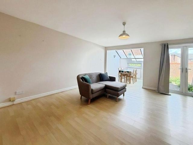 2 bedroom house to rent