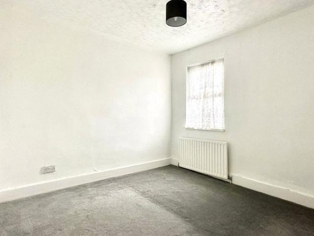 2 bedroom house to rent