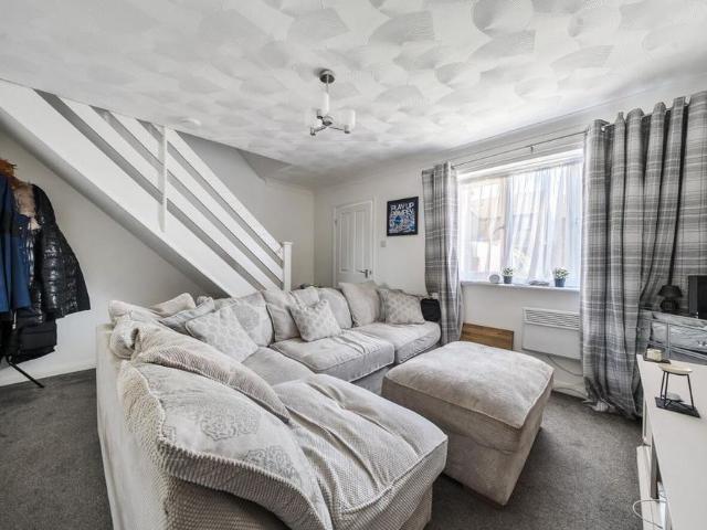 2 bedroom house to rent