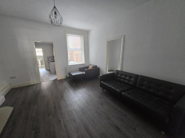 2 bedroom house to rent