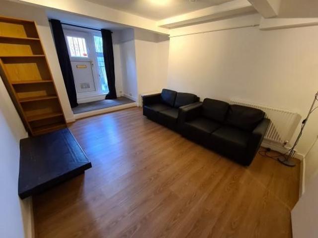 2 bedroom house to rent