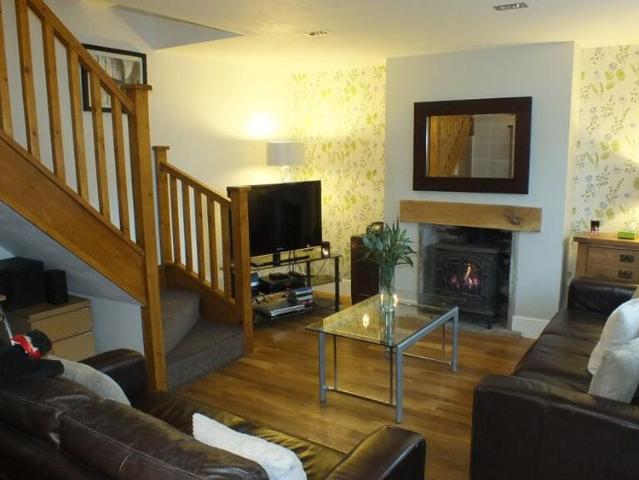 2 bedroom house to rent
