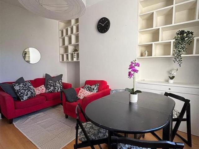 2 bedroom house to rent
