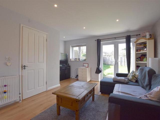 2 bedroom house to rent