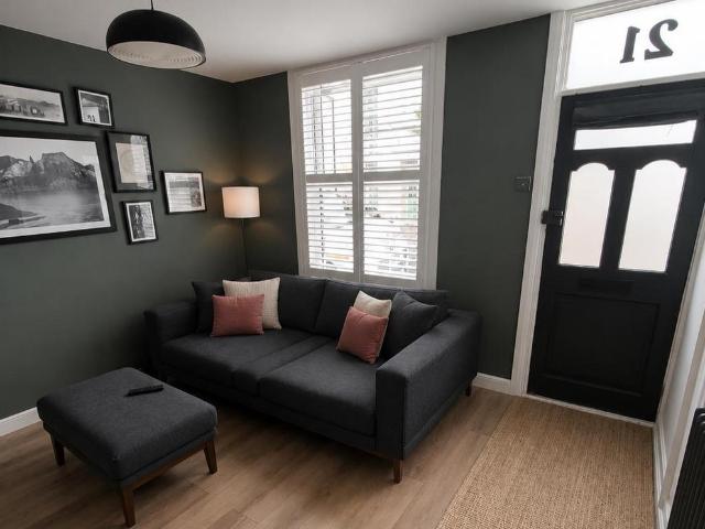 2 bedroom house to rent