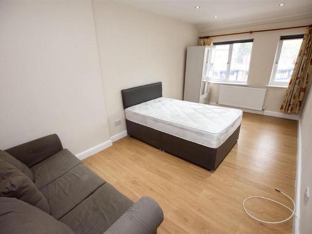 2 bedroom house to rent