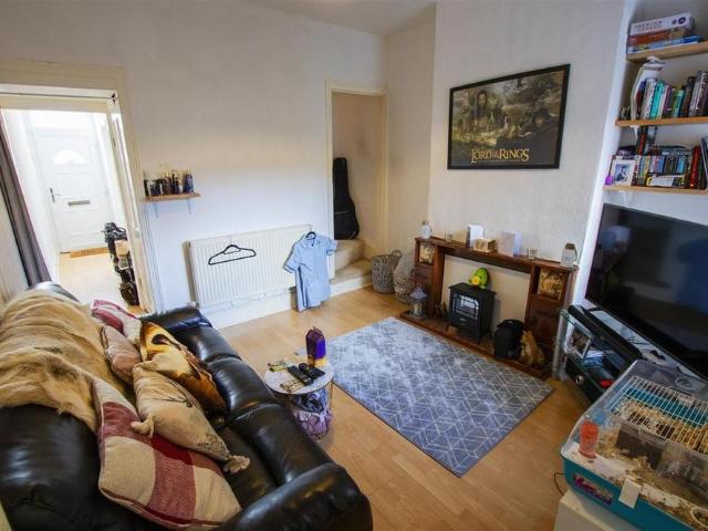 2 bedroom house to rent