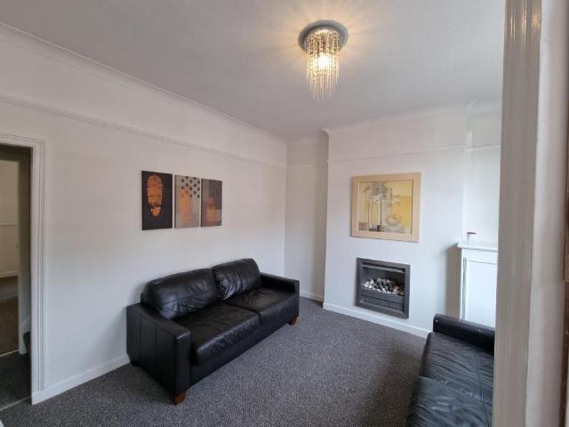 2 bedroom house to rent