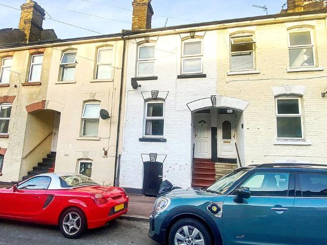 2 bedroom house to rent