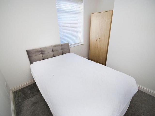 2 bedroom house to rent