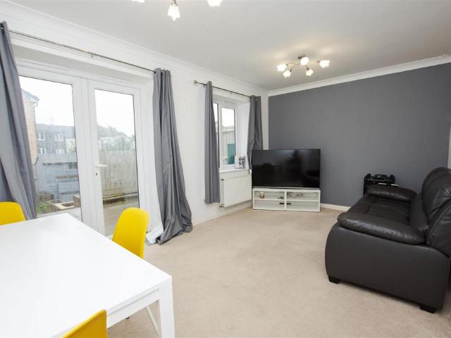 2 bedroom house to rent