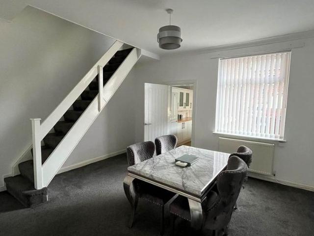 2 bedroom house to rent