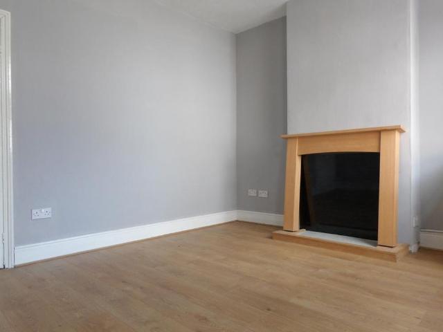 2 bedroom house to rent