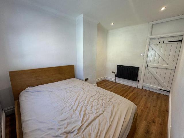 2 bedroom house to rent