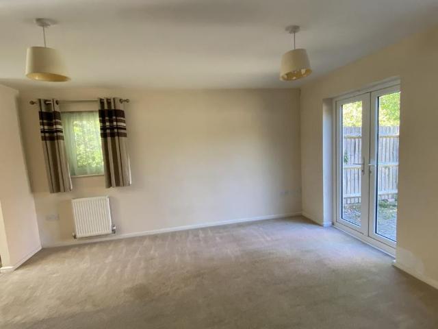 2 bedroom house to rent