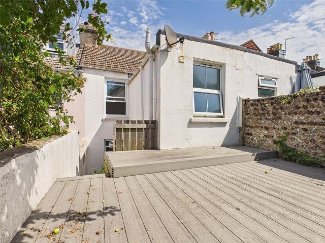 2 bedroom house to rent
