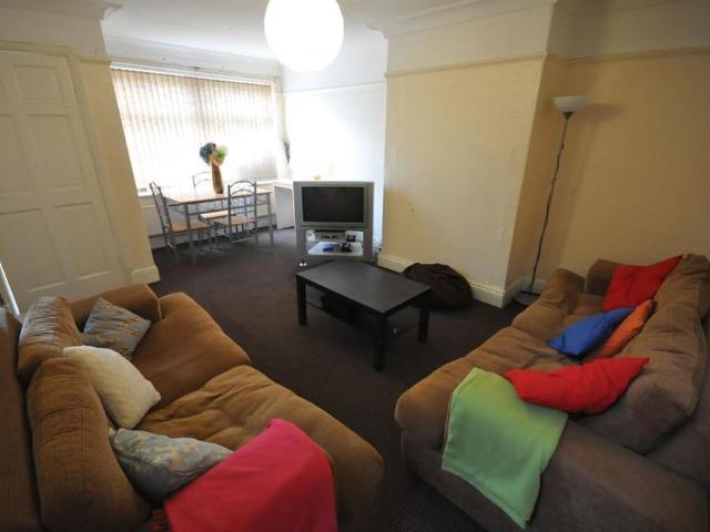 2 bedroom house to rent