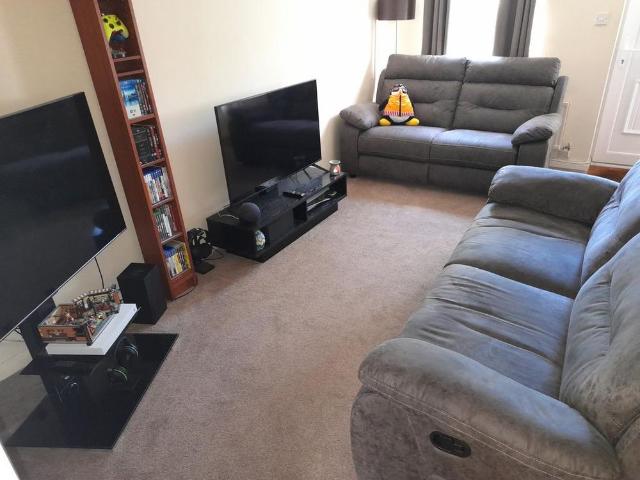 2 bedroom house to rent