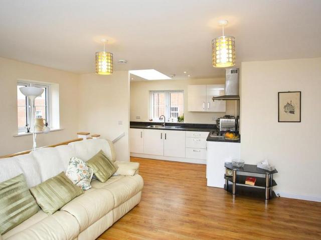 2 bedroom house to rent