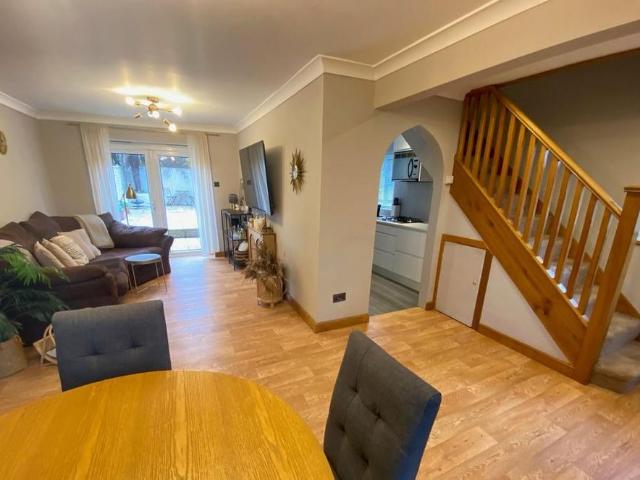 2 bedroom house to rent