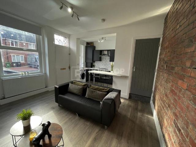 2 bedroom house to rent