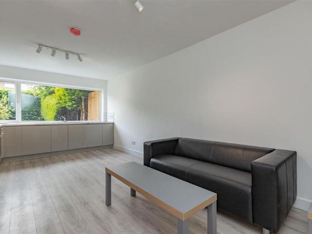 2 bedroom house to rent