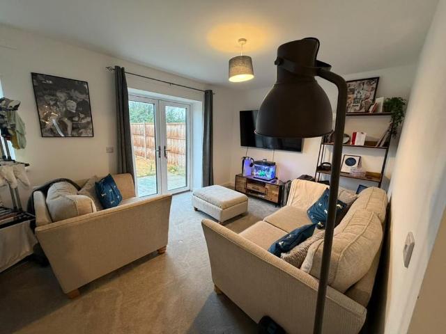 2 bedroom house to rent
