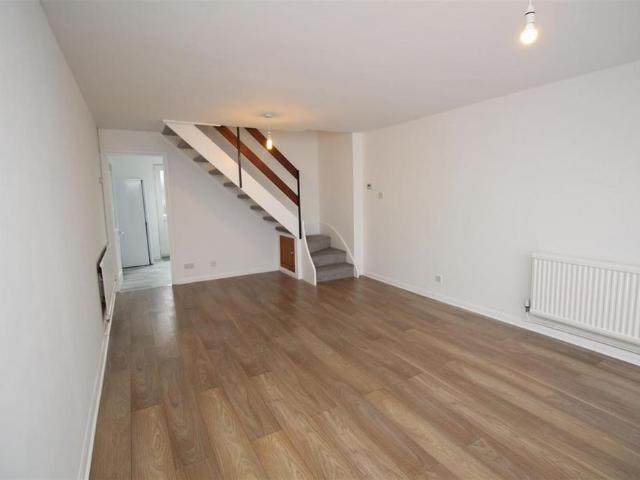 2 bedroom house to rent