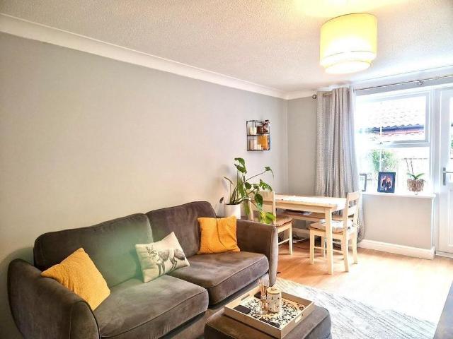 2 bedroom house to rent