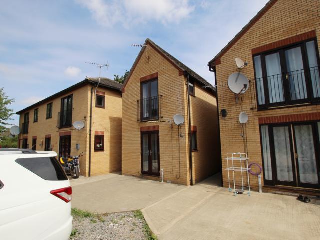2 bedroom house to rent