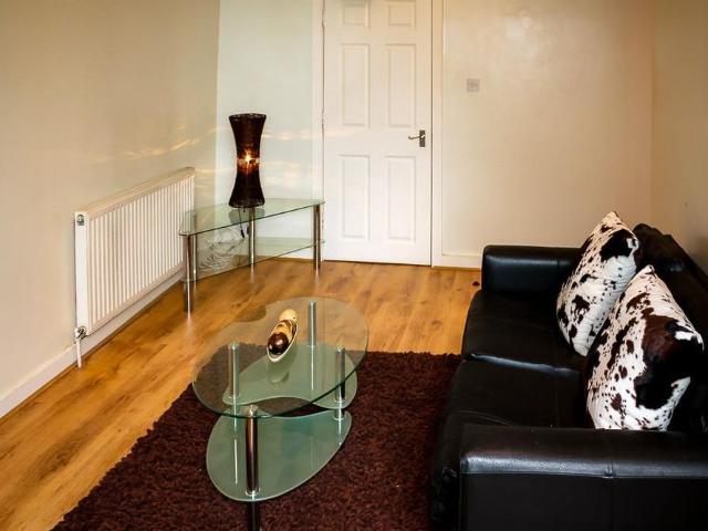 2 bedroom house to rent