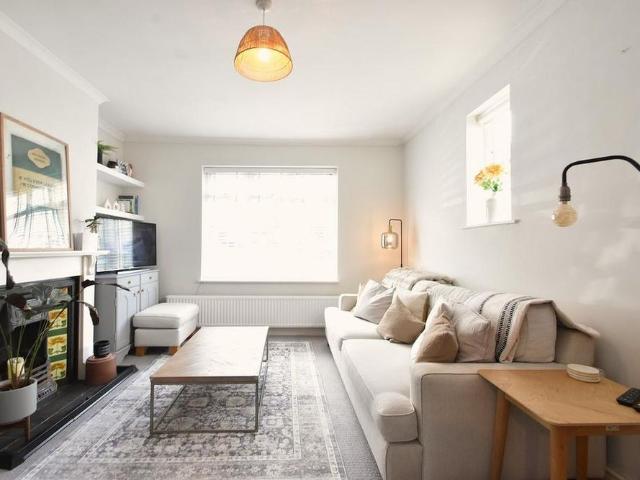 2 bedroom house to rent