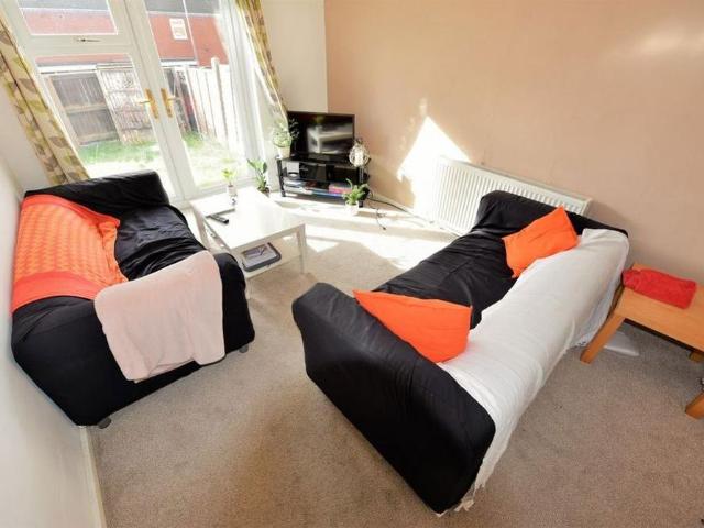 2 bedroom house to rent